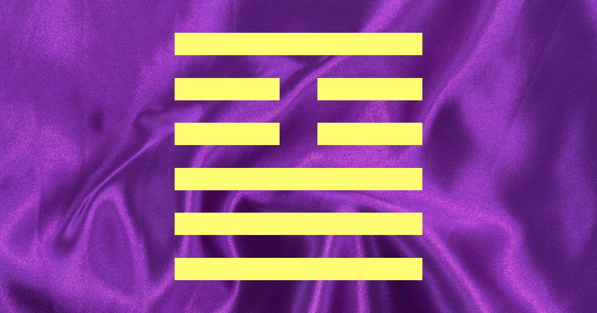 Hexagram 26 • Chaos Tarot